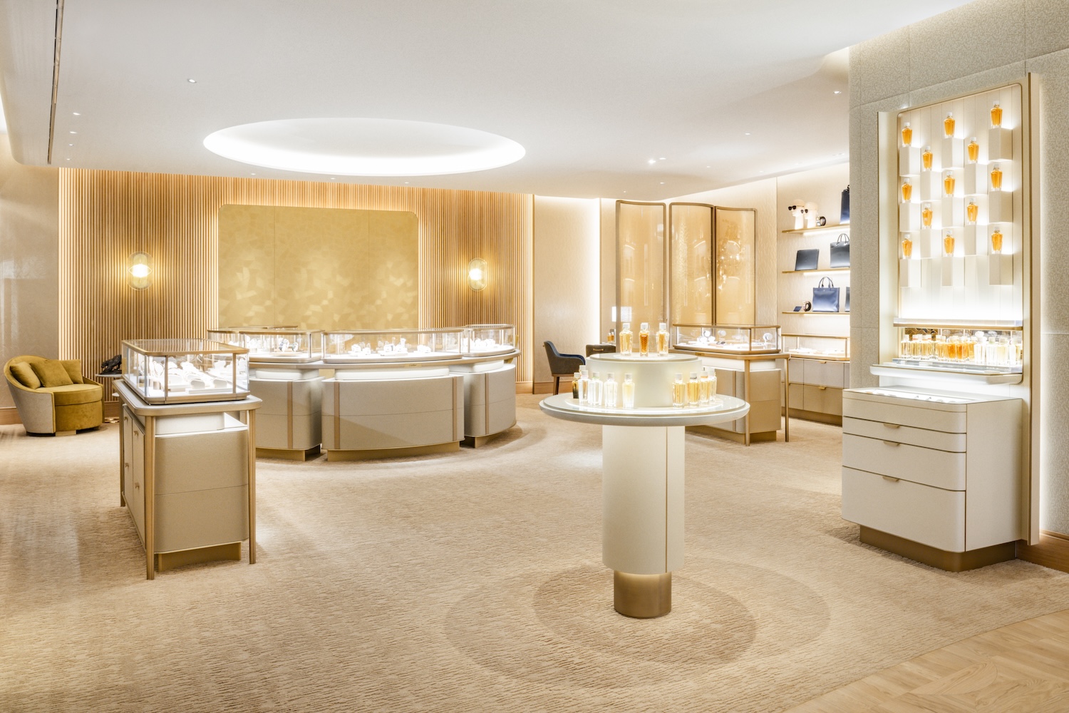 Cartier Unveiled its First Airport Boutique in Switzerland at Zurich ...