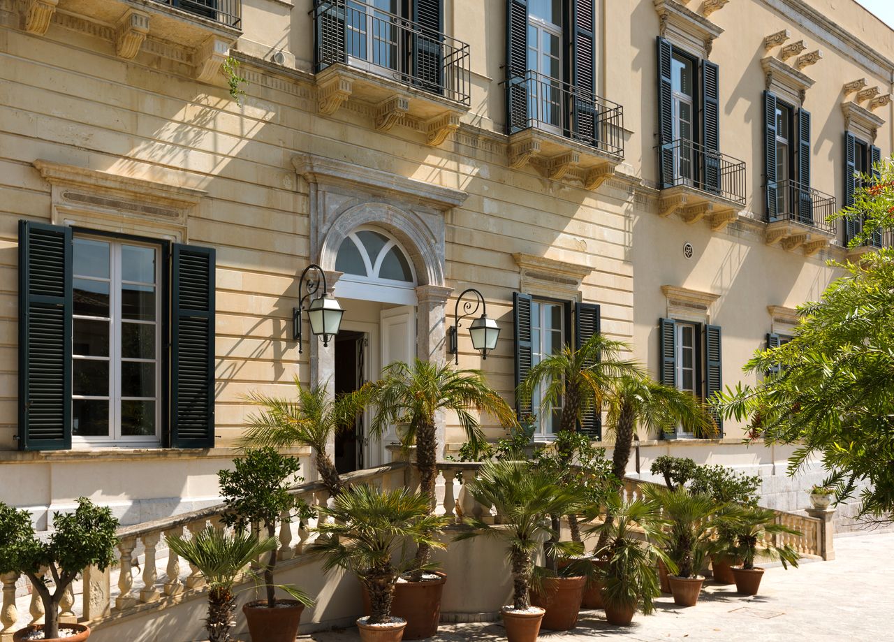 A Sicilian noble residence reenchanted by Laura Gonzalez launches in ...